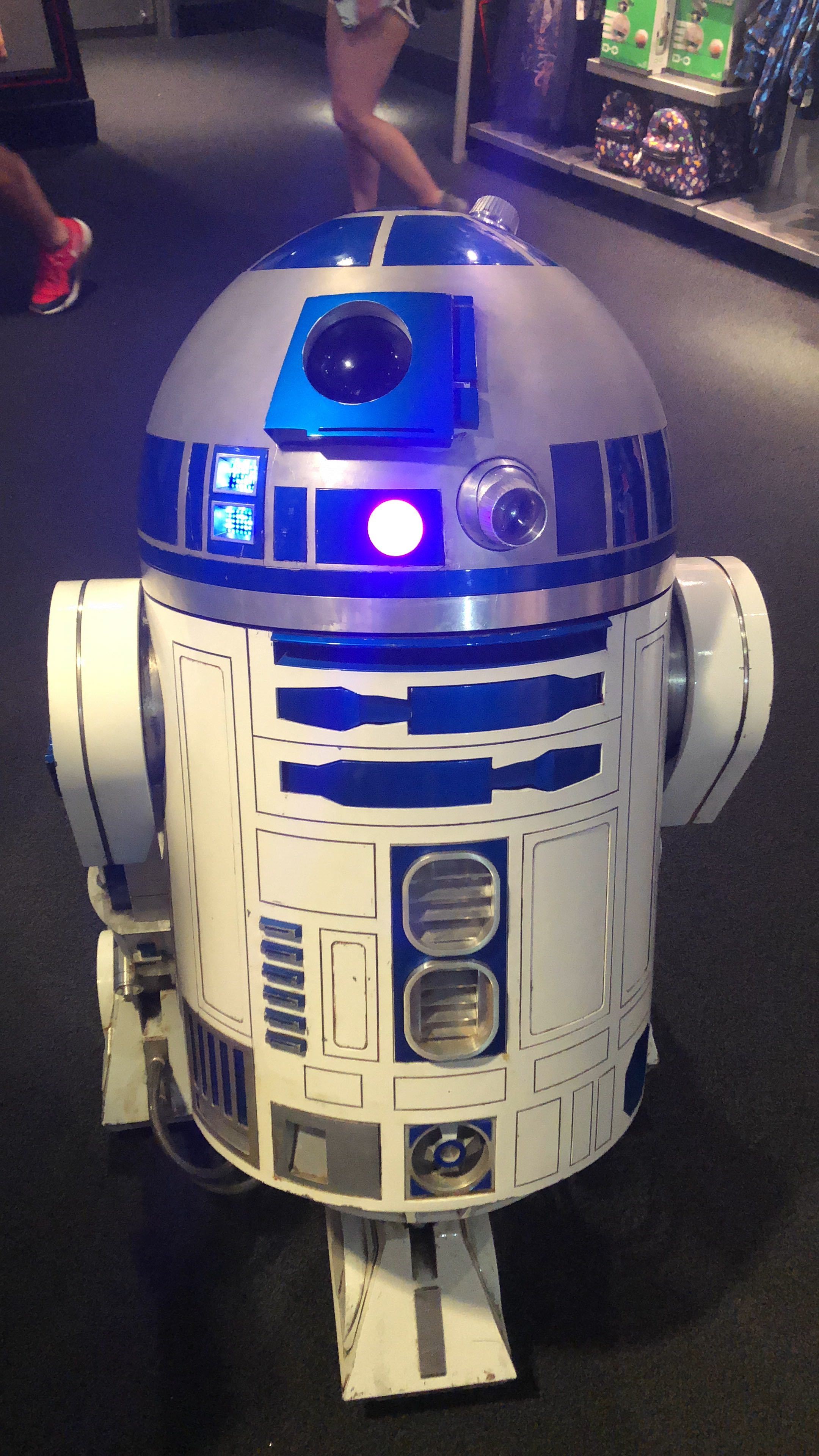 PHOTOS, VIDEO: R2-D2 Roaming Droid Now Testing at Star Wars Launch Bay ...