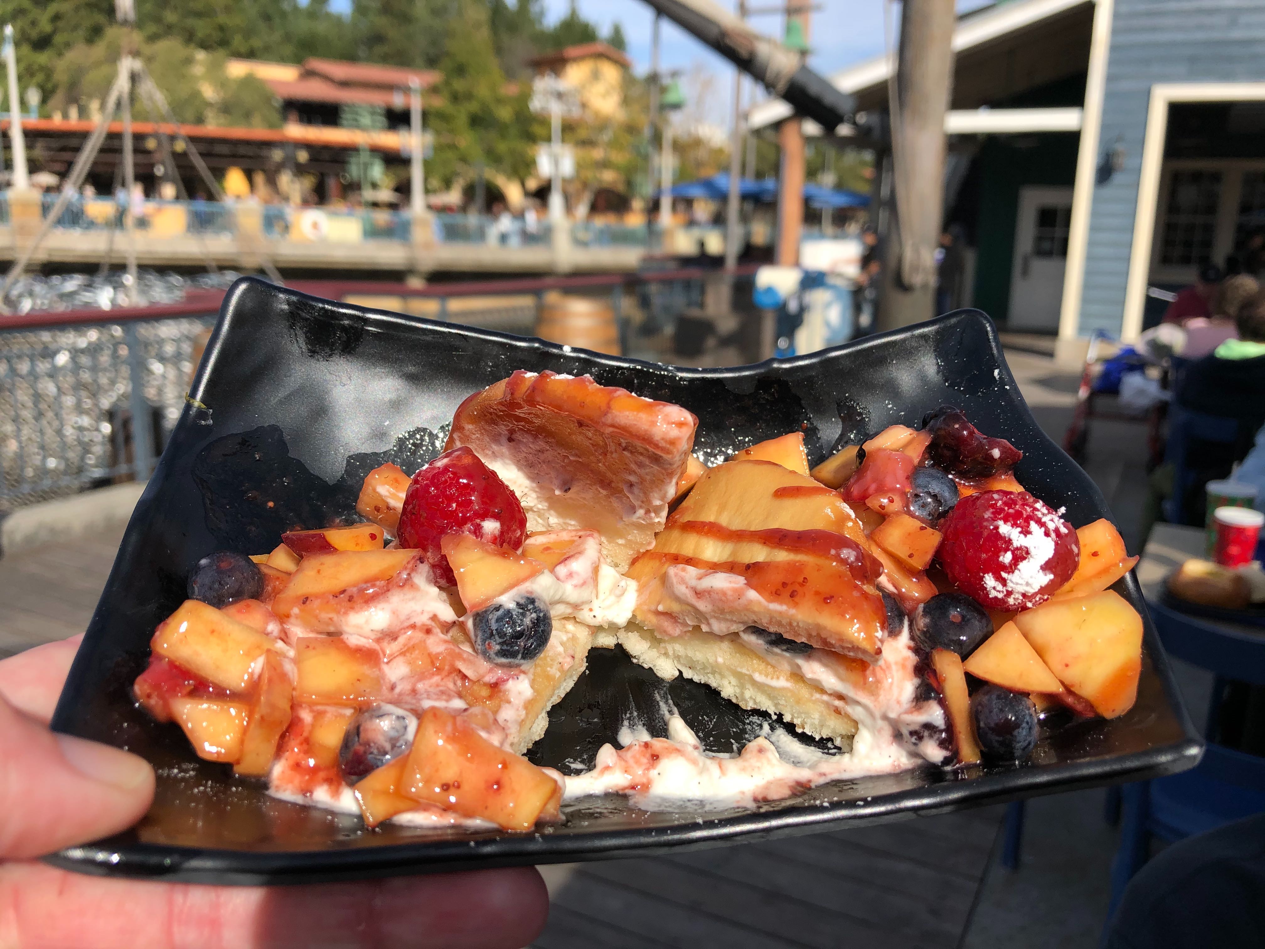 REVIEW: Fresh and Fruity Lunar New Year Dessert Bao Bun at Lucky ...