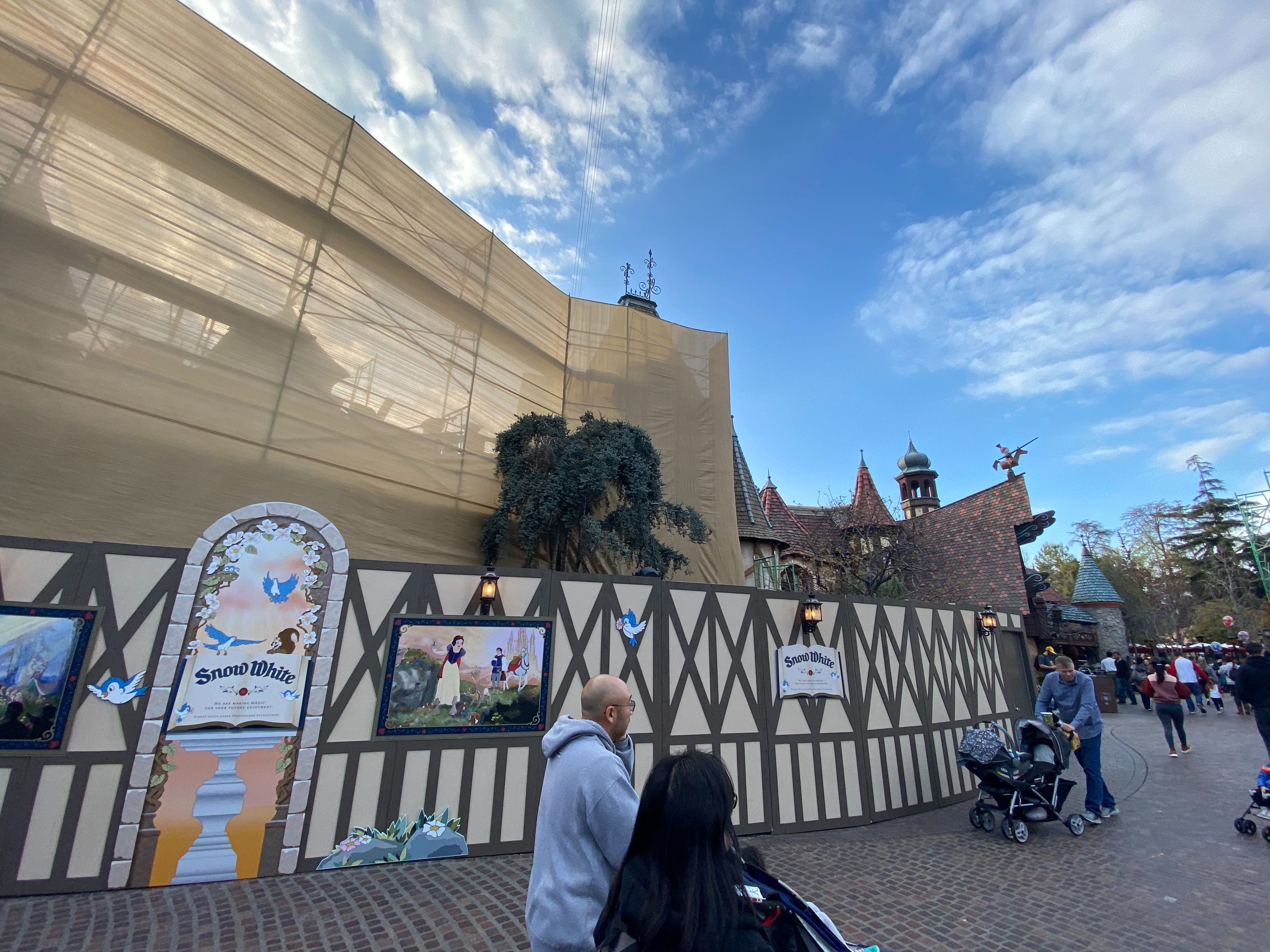 PHOTOS: New Construction Wall Art and Scrim Now Surrounding Snow White ...